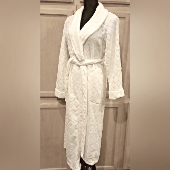 Kim Rogers | Intimates & Sleepwear | Kim Rogers Soft Polyester Robe ...